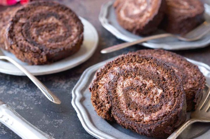 How to make Chocolate Peppermint Mini Rolls